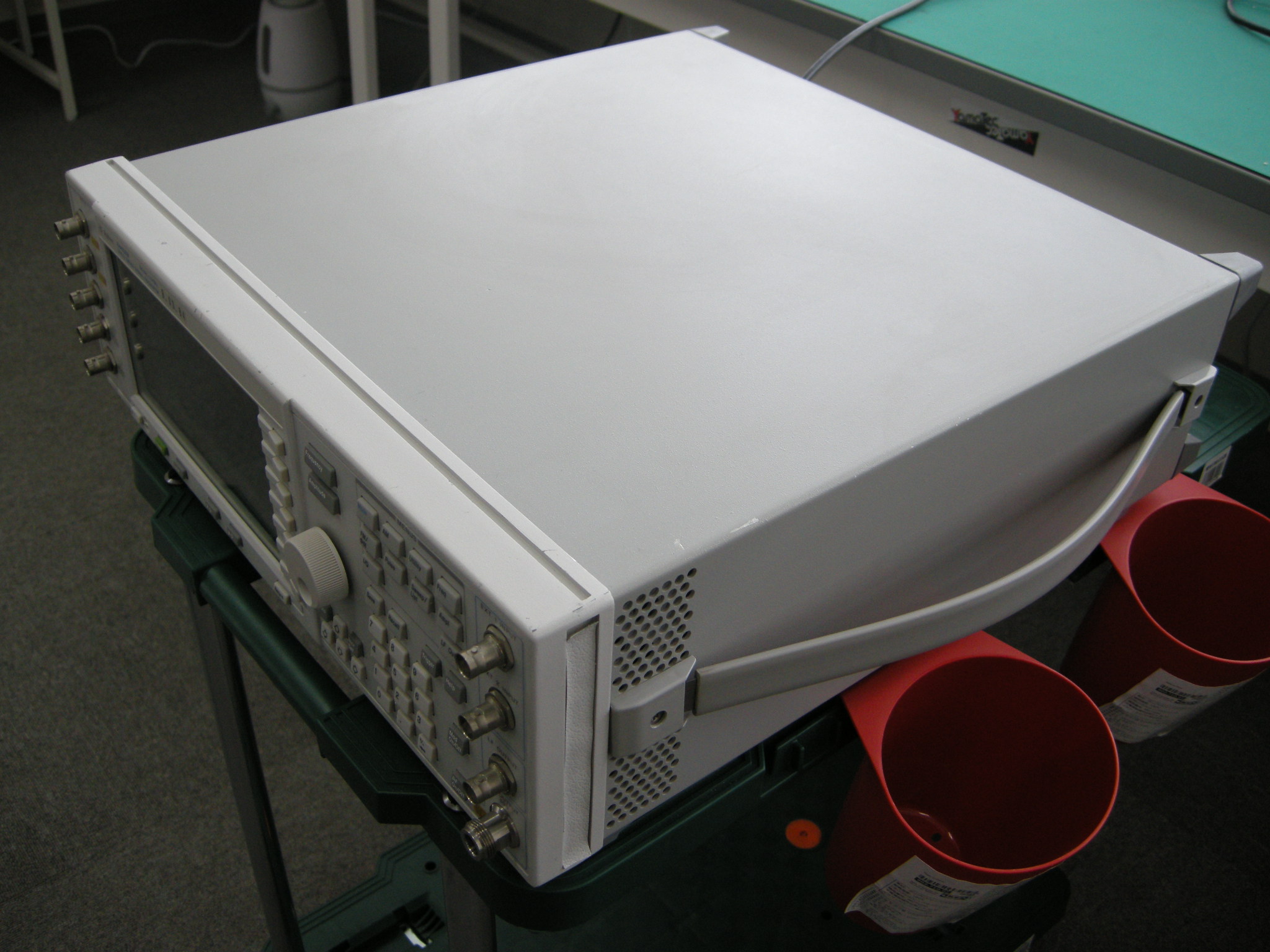 HP/Agilent E4432B ESG-Dシリーズ ディジタル/アナログRF信号発生器 250kHz – 3GHz | 株式会社エイチェム